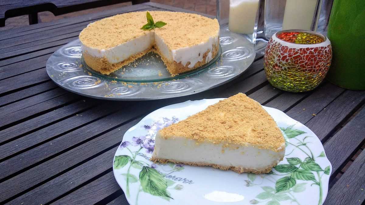 Tarta de cuajada con galletas ? ️ - Pan y Cebolla